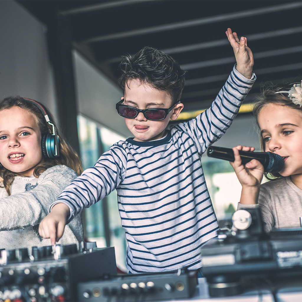Comment choisir la meilleure table de mixage pour votre enfant ? - Tous ...